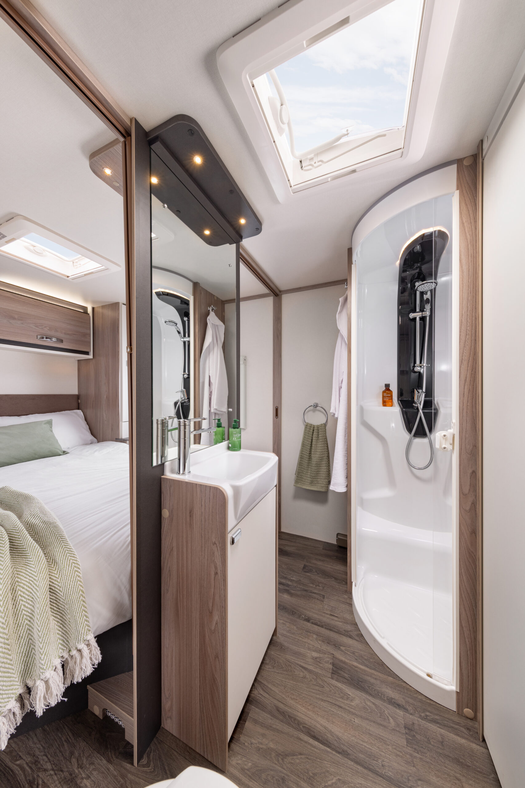 Swift Sprite Major 4 EB- 2026 Caravan - Golden Castle