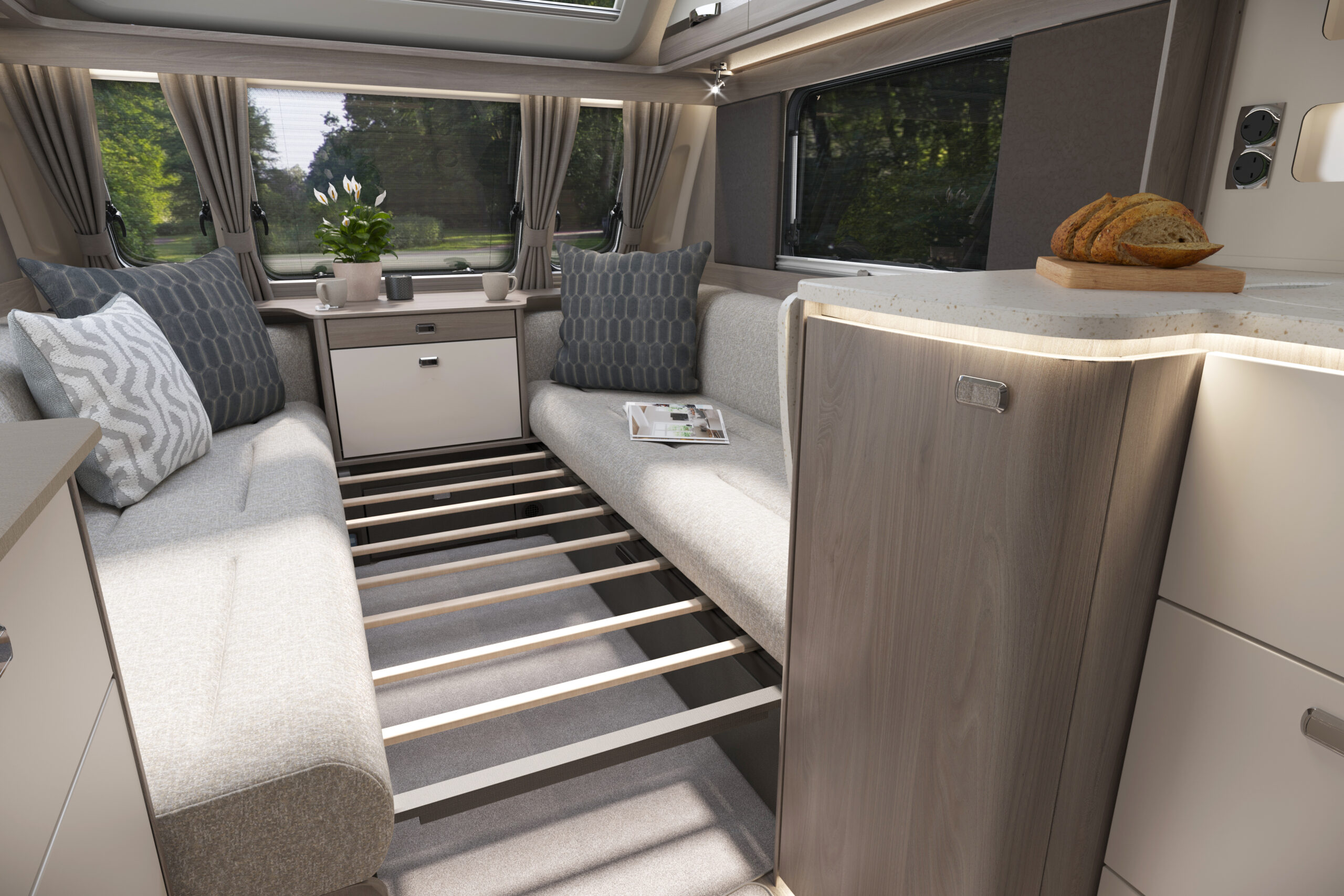 Swift Conqueror 580- 2026 Caravan - Golden Castle