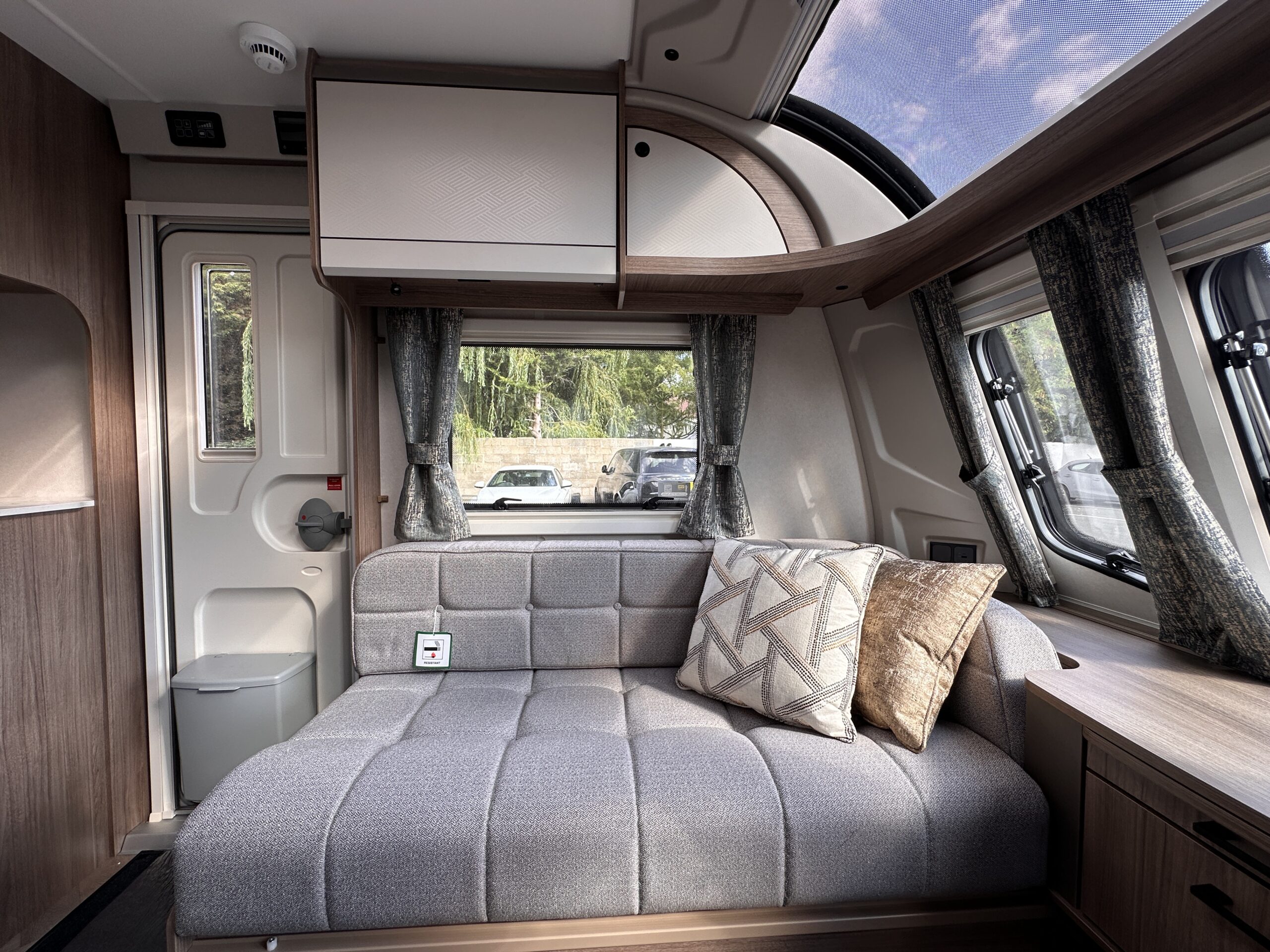 Coachman Acadia 545- 2026 Caravan - Golden Castle