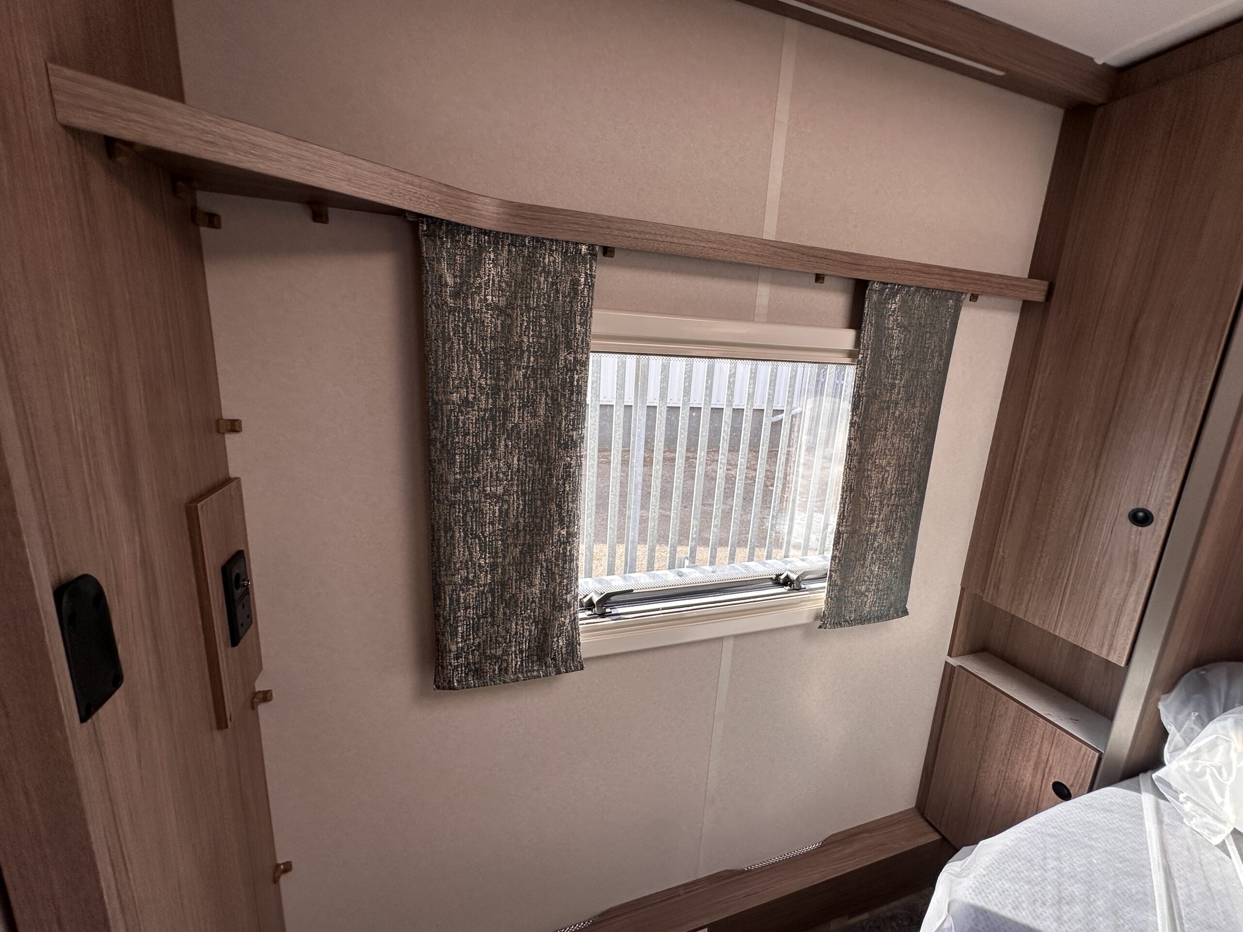 Coachman Acadia 545- 2026 Caravan - Golden Castle