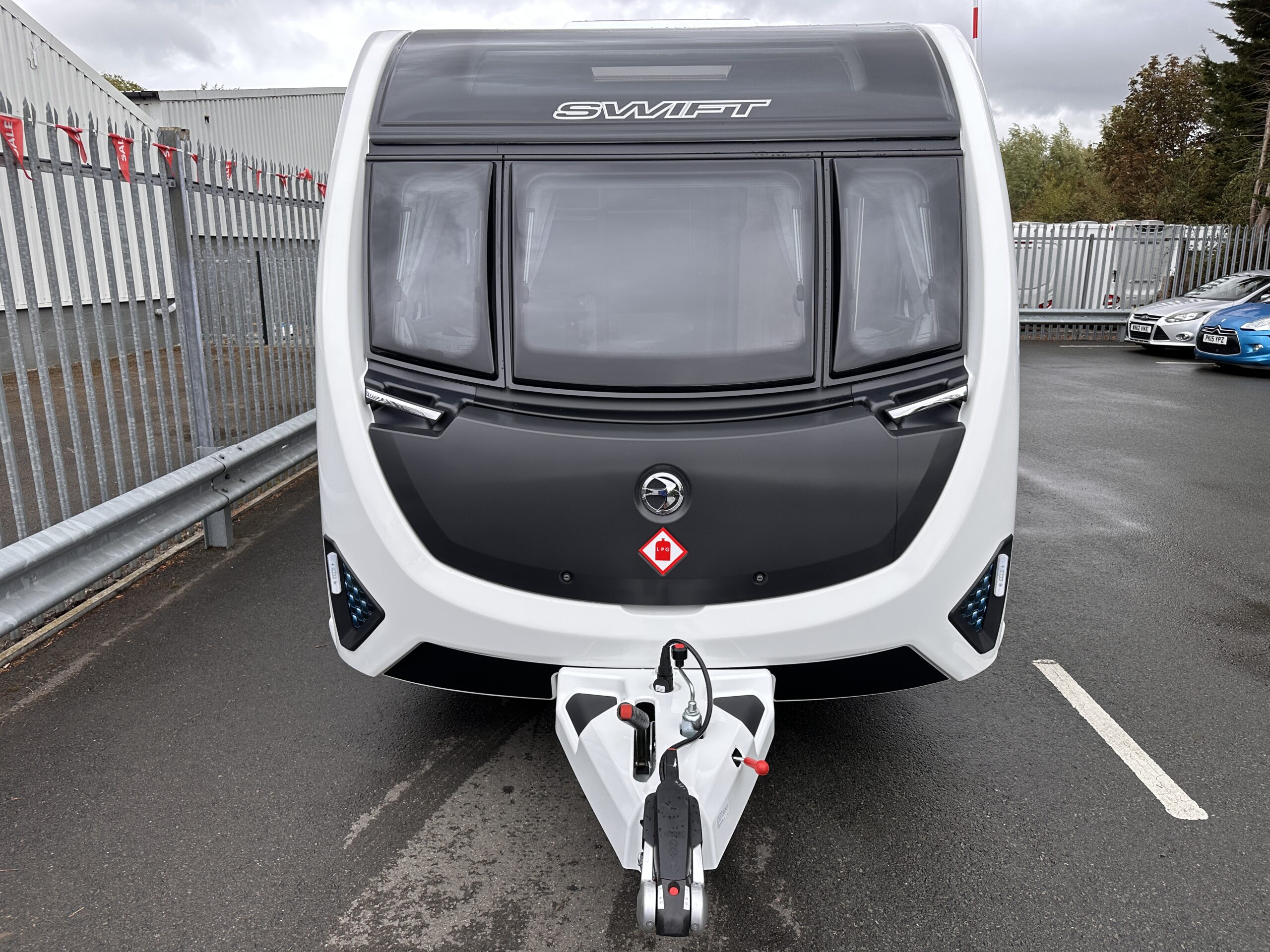 Swift Challenger 390- 2026 Caravan - Golden Castle